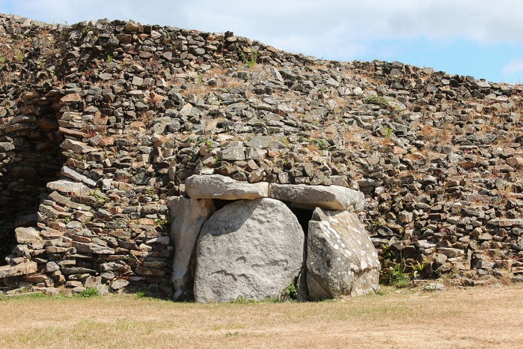 The Cairn of Barnenez – KER MER